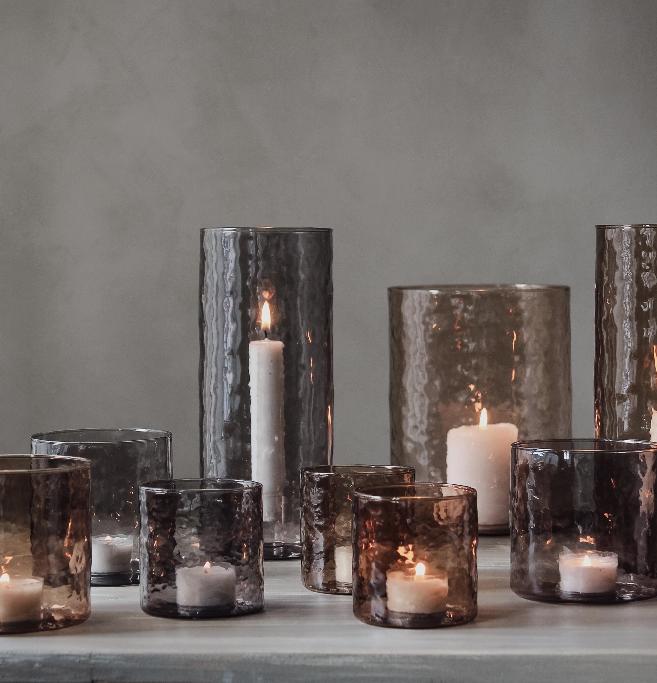 Ljuslykta Hamra Smoke 8x8 Cm - RumAttÄlska.se